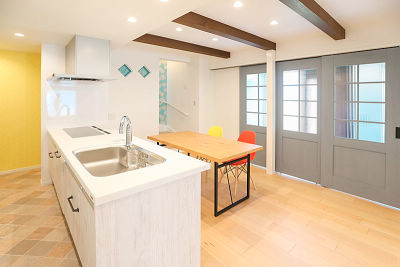 リフォーム事例｜ウエルカムカフェ風ダイニングキッチン｜パナソニックの住まいパートナーズ
