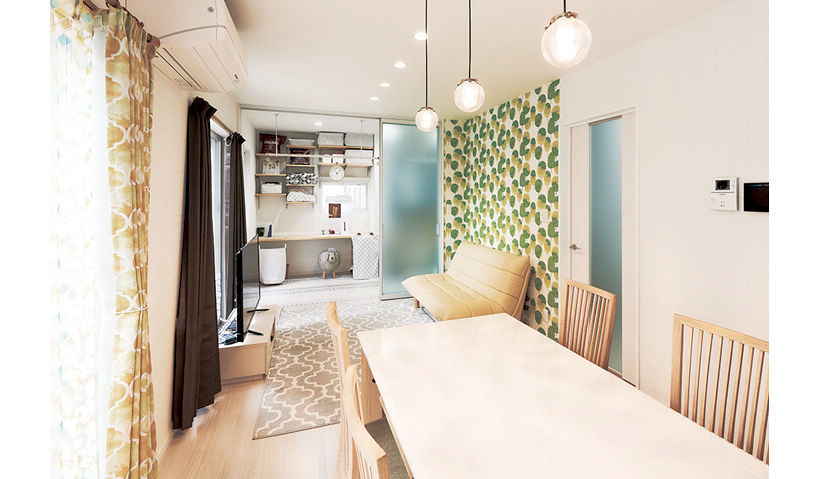 キッチン・ダイニング・リビング | 遊び心のあるコーディネイトと 機能的な生活動線を両立 | リフォーム事例1000! | Panasonic